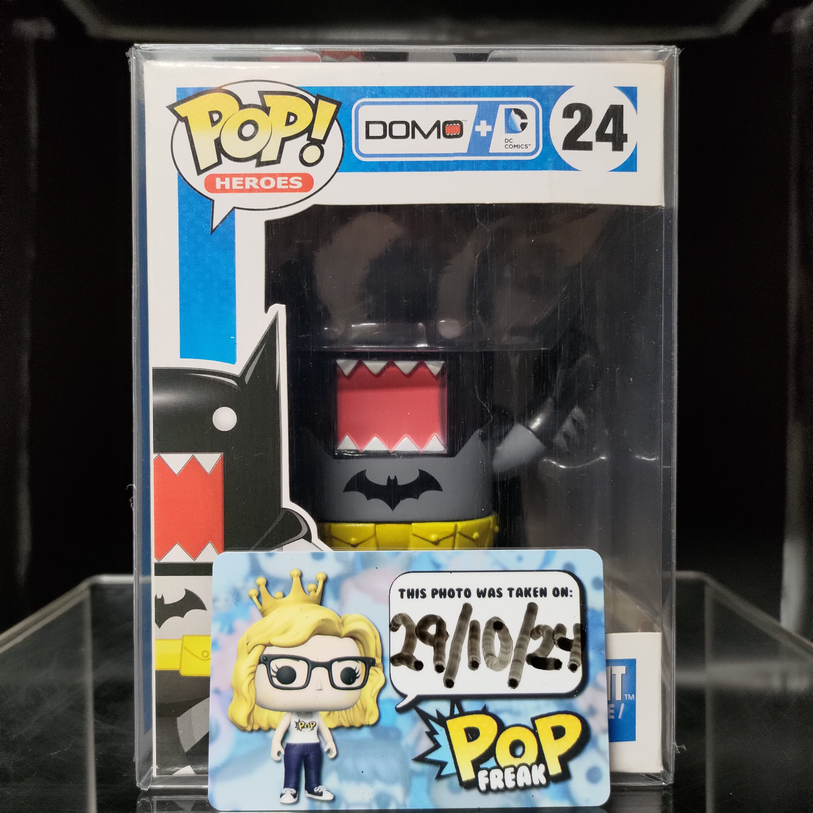 FUNKO POP! Vinyl Heroes RARE Domo + DC Comics #24 Domo Dark Knight [VA ...